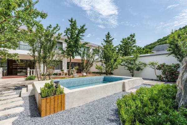 Huazhu Luxury Peach Blossom Ridge Homestay - Jinan