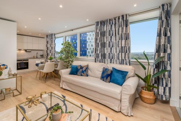 Modern Apartment Cinema, Gym & Games Access - Watford