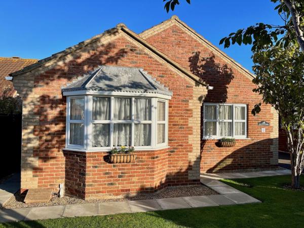 Dog-friendly 2-bed Bungalow By The Beach In Trusthorpe, Lincs - Mablethorpe