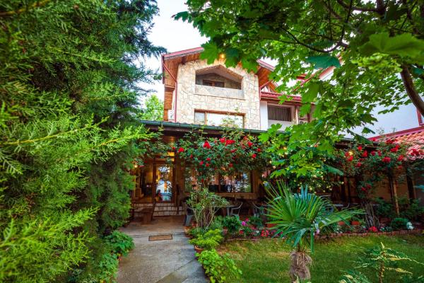 Todorovi Guest House - Rose Valley