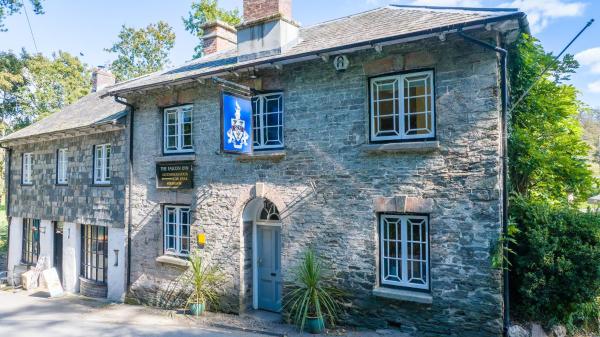 The Falcon Inn - Mawgan Porth