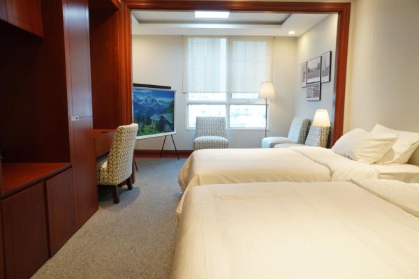 Modern Studio With 2 Twin Beds View Landmark81 - Ho Chi Minh City