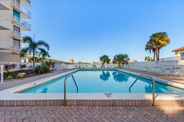 Coastal Bliss With Gulfside Charm - Your Perfect Fmb Escape Awaits! - Beach Haven - Fort Myers Beach, FL