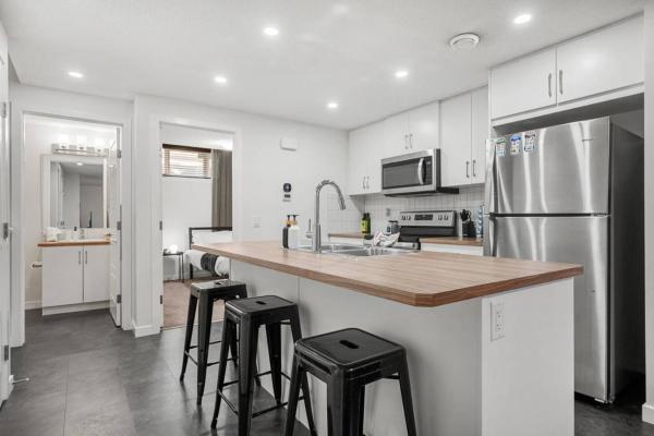 Modern Suburban Retreat In Ambleton Stylish Comfort Near Parks And Trails - Calgary