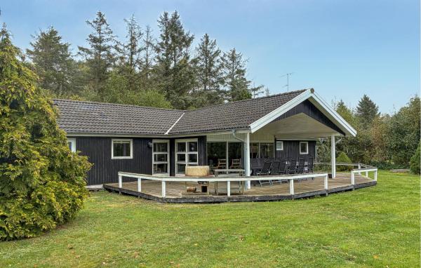 Lovely Home In Væggerløse With Sauna - Denmark