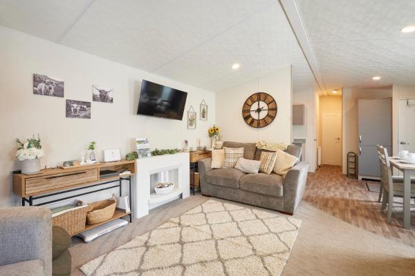 Pine Lodge With Hot Tub - Pocklington