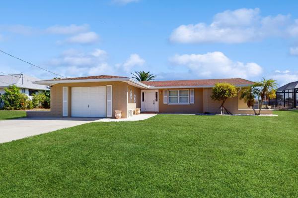 Port Charlotte Paradise - Port Charlotte, FL