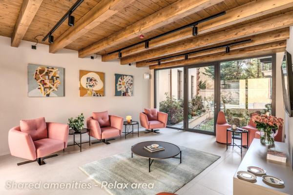 Agnesi Statue - Milan