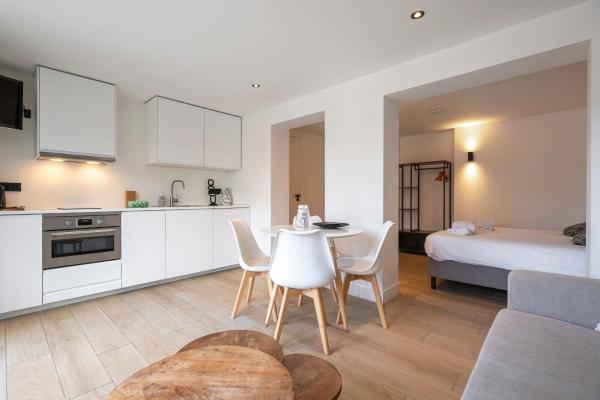 Studio Becke, With Private Parking - Zandvoort