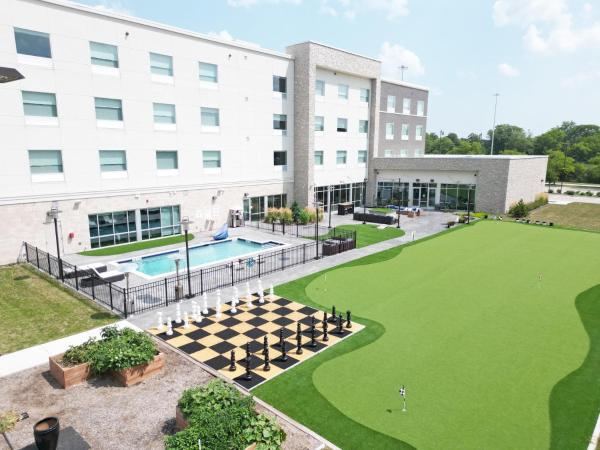 Holiday Inn Express & Suites Chicago Schaumburg By Ihg - Schaumburg, IL