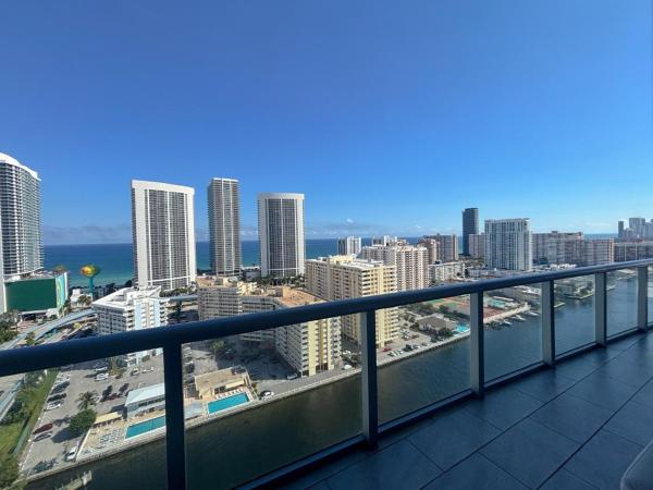 Luxury Ocean View Penthouse 2501 Hallandale Beach - Hallandale, FL