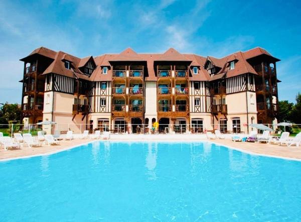 Magnifique 2 Pièces En Rez De Jardin Avec Piscine Deauville - Deauville