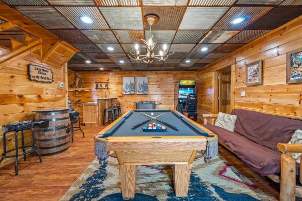 Luxury Cabin • 4 King Beds • Jacuzzi In Each Room - Gatlinburg, TN