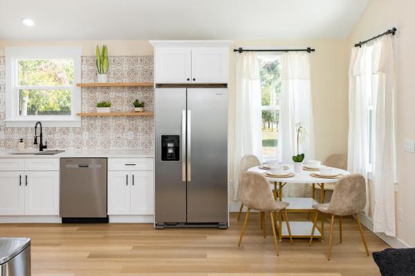 Free Parking, Free Wifi 2 Bed Home - Tampa, FL