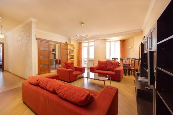 Large 2 Bedrooms Apartment With A Balcony, New Building Close To North Avenue - Jerewan