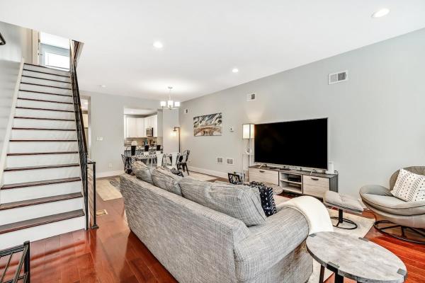 Outstanding Home Relaxing Rooftop With Patio & Grill - Philadelphia, PA