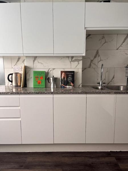 4 Bed Flat In Hoxton Zone 1 With Balcony - Victoria Station - London