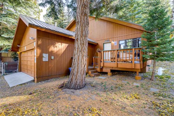 1 Mi To Skiing! Cabin Hideaway On June Lake Loop - Yosemite National Park, CA