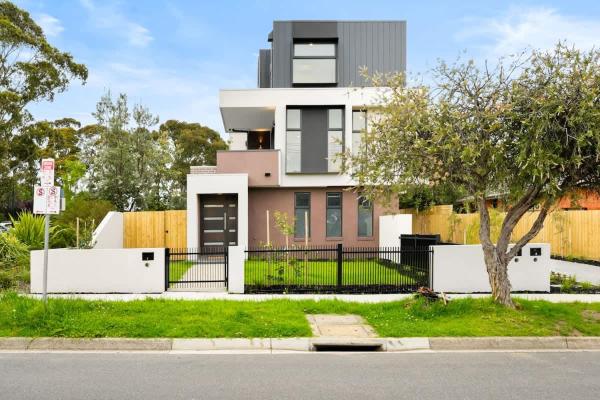 Amazing Modern Townhouse At Heart Of Mount Waverley - Chad