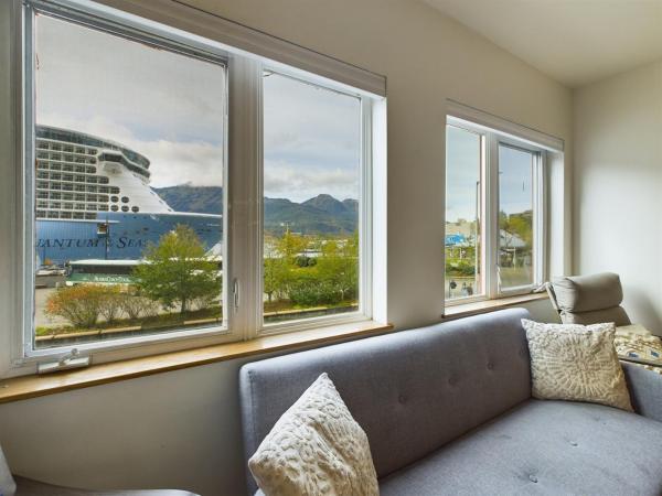 Downtown Juneau Gem 1br Apt With Stunning Views! - Juneau, AK