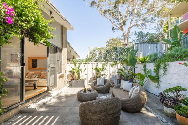 6a Hough Street - Sophisticated Pet Friendly Home With Air Con, Wi-fi And Linen Provided - Nelson Bay