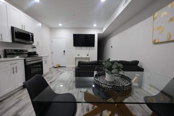 Specious 2br-2ba Upenn, Central, Wi-fi, 5 Sleep - Bridgeport, PA
