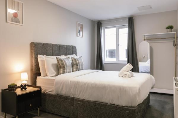 Chic Modern Sleeps 6 + Parking - Belfast