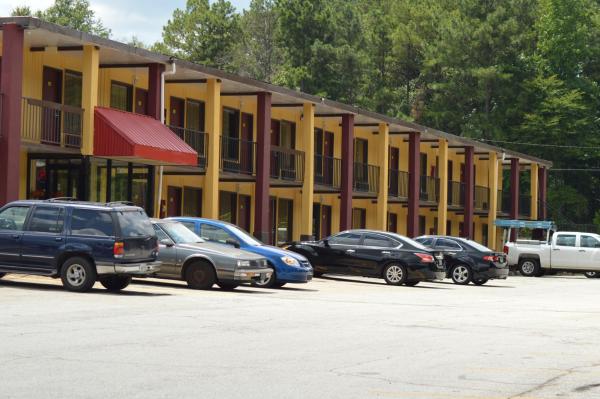 Sun Down Lodge - McDonough, GA