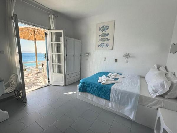 Beachfront Blue Sea - Paros