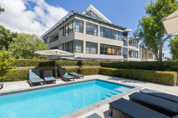 The Glen D30 - Camps Bay