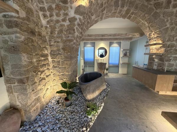 Akotika Boutique - Israel