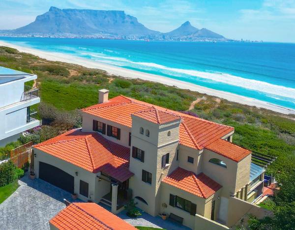 Luxury Beachfront Villa Cape Town - Sunset Beach - Parklands