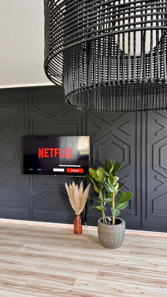 Amao Amber - 120 M2 Group Apartment - 10 Guests - King-size Beds - 2 Bathrooms - Free Parking - Herbolzheim