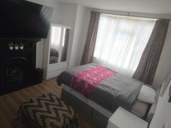 1 Bedroom Flat With Garden, 10min To Wembley Stadium - Harrow