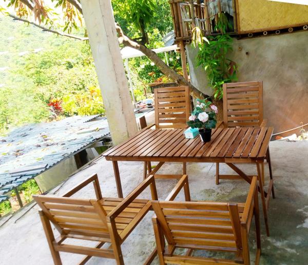 Hilltop Chalet, With Ac, Private Bathroom, Kitchen & Balcony With Views - Coron