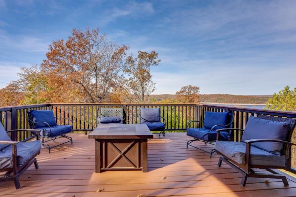 Norfork Lake Home: Game Room, Fire Pit + Views! - Arkansas
