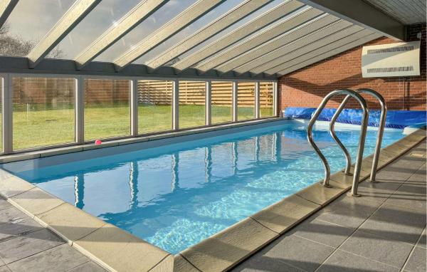 6 Bedroom Stunning Home In Give - Billund