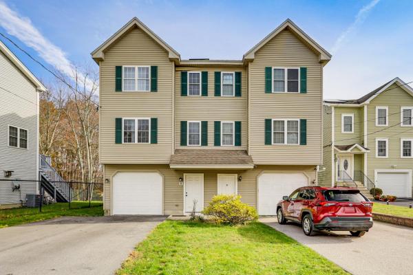 3 Mi To Dtwn Worcester! Spacious 2-story Townhome! - Worcester, MA