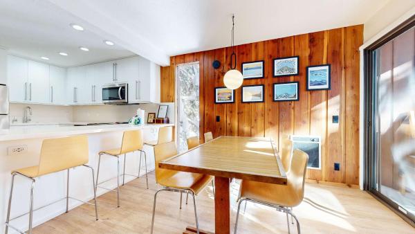 Cozy Cabin For 6 - Near Canyon Lodge & Slopes - Mammoth Lakes, CA