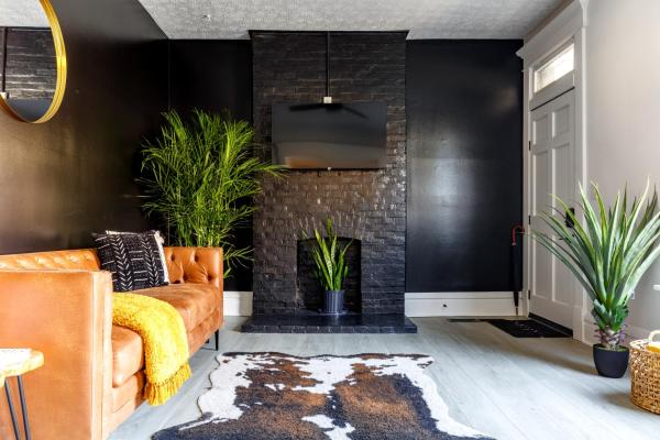 Jungle House Luxury Homes - Columbus Downtown Short North - Near Convention Center & Nationwide Arena - Sleeps Up To 12 - Free Parking - Over 5,800 Five Stars - Grove City, OH