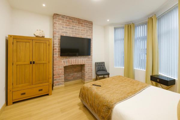 Sidemerseylivings - 4br Accessible Modern Home, Gated Parking, Stepless - Guernsey