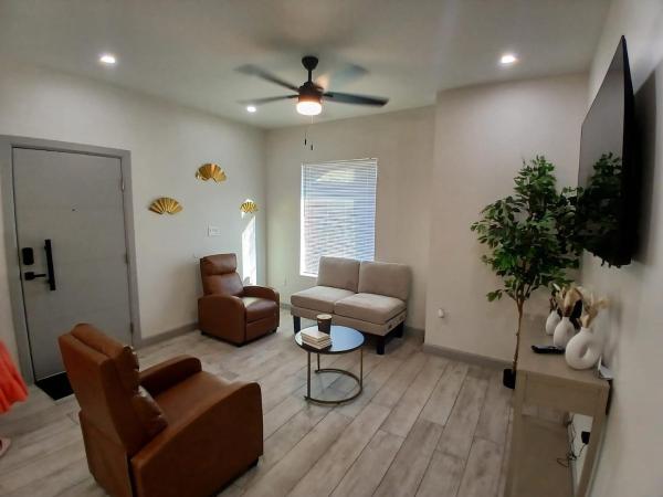 Beautiful Townhome In The Brownsville Area - Brownsville, TX