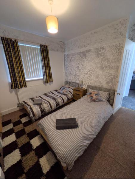 Leicester City Center Two Single Beds In One Room Shared Bathroom, Lounge & Kitchen - Leicester