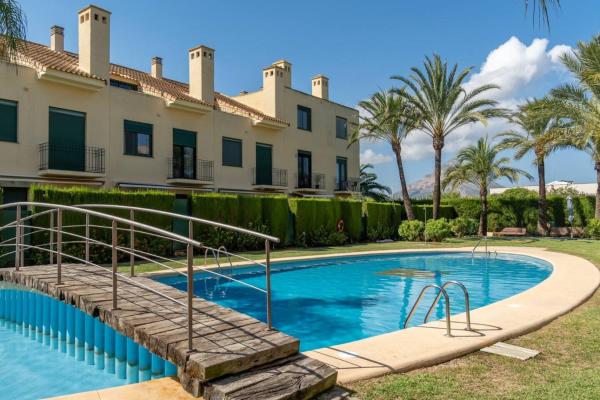 Steps To Arenal Beach - 4br Home, Pool, Garage & Bbq - Xàbia