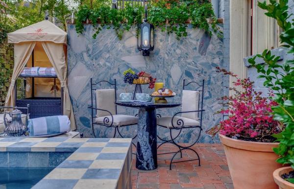 Hawkins House - Historic Savannah Stay Near Forsyth Park With Designer Interiors And Plunge Pool - Savannah, GA