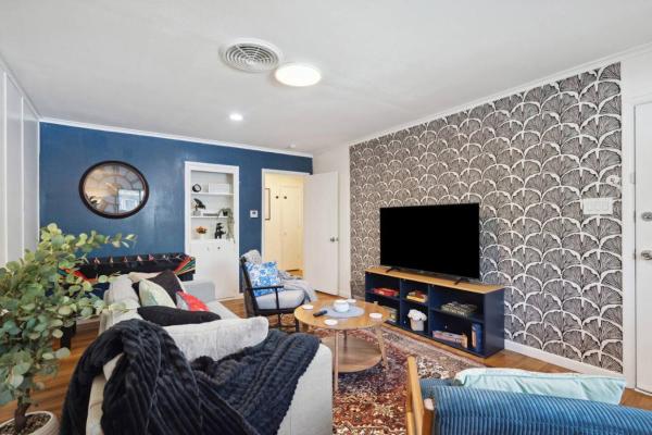 Fashionable Tcu Walkable 2bd - Cultural District - Fort Worth