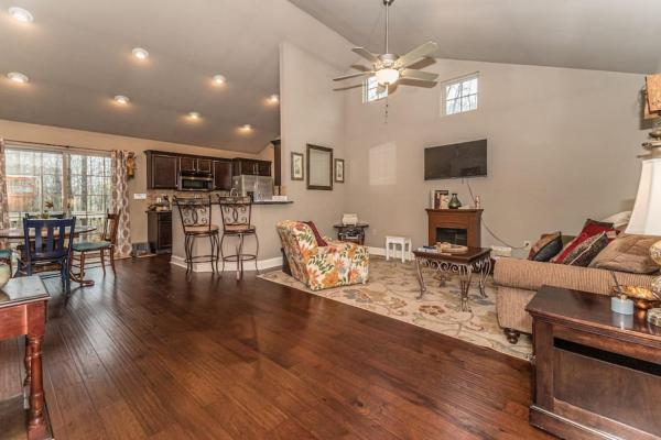 Modern Family Vacation Home - Lake Bowen, SC