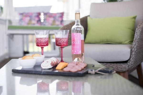 Pink Door Cottage - Greer, SC