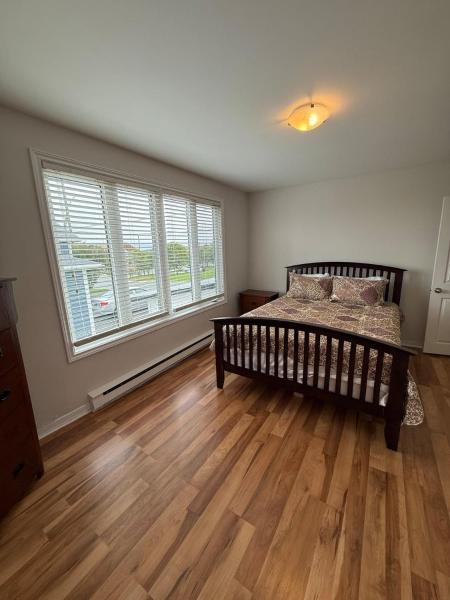 Airport Manor Unit 2, 2 Bedroom Apartment - Paradise