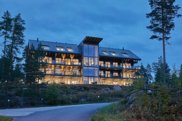 Naava Chalet Loft - Kaksikerroksinen Lasiseinähuoneisto Järvinäköalalla - Ähtäri